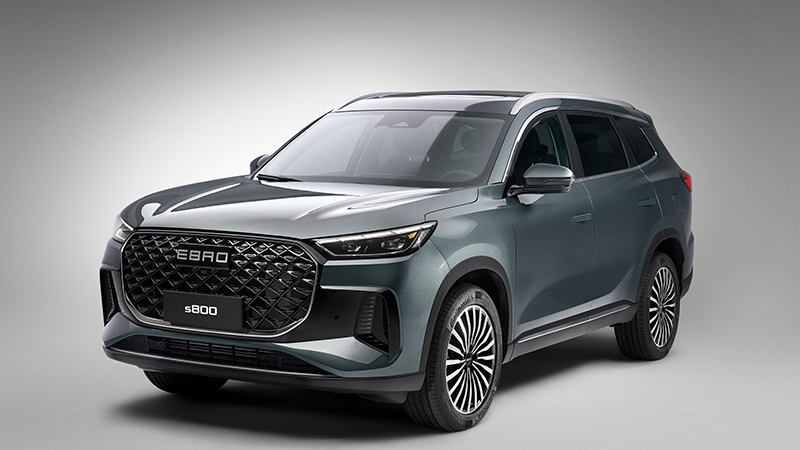 Ebro S800 (2025). El SUV de siete plazas con el que Ebro vuelve al ...