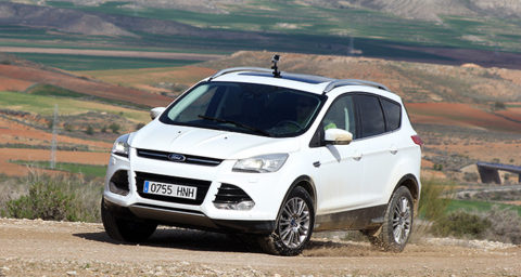 Ford Kuga. Circuito off-road. - Revista KM77