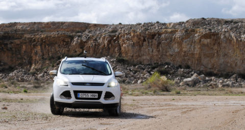 Ford Kuga. Circuito off-road. - Revista KM77