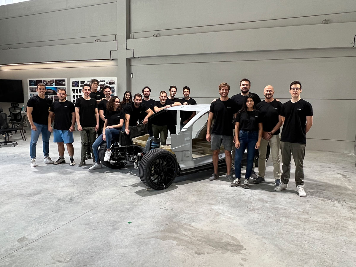 LIUX. La mayor marca española del automóvil es una start-up. - Revista KM77