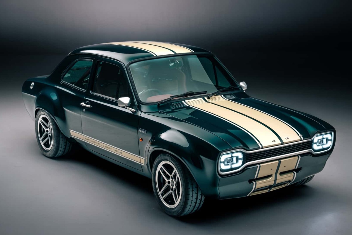 El Ford Escort RS vuelve a la vida como una bestia de 330 CV, tracción ...